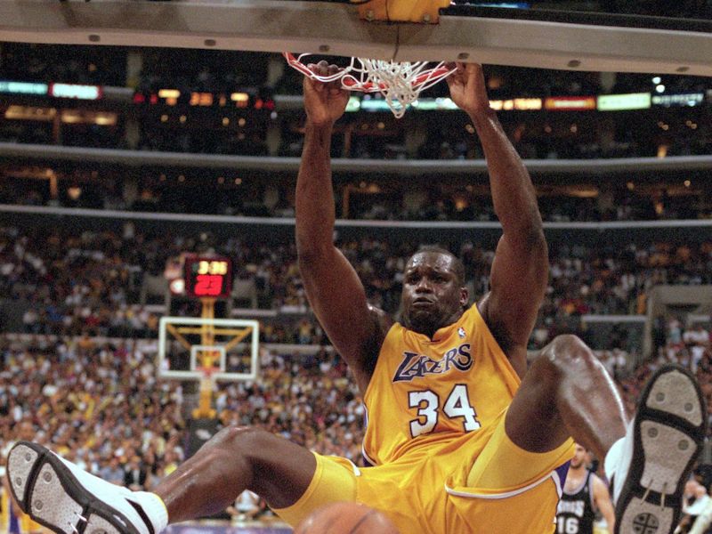 Shaq Hits the Gym - Hoists Reggie Miller!